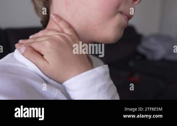 Allergic skin reaction on the childs neck and face - red rash. Symptoms ...