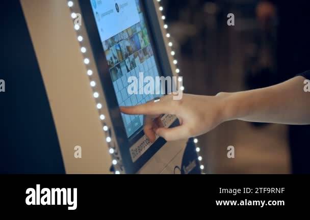 Fingertips close Stock Videos & Footage - HD and 4K Video Clips - Alamy