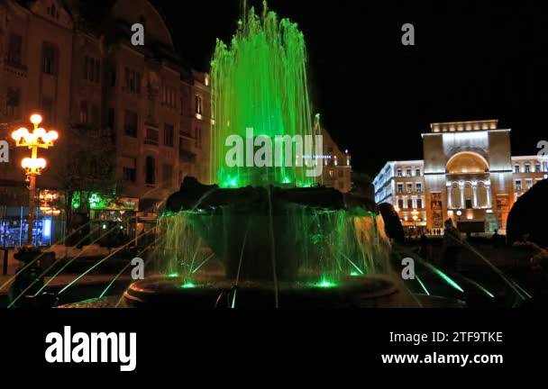 Opera plaza Stock Videos & Footage - HD and 4K Video Clips - Alamy