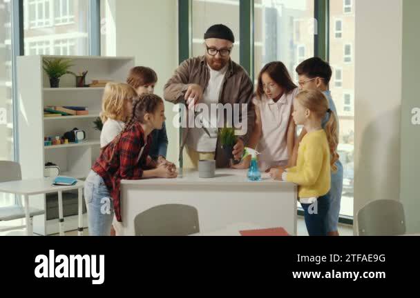 Dig up plants Stock Videos & Footage - HD and 4K Video Clips - Alamy
