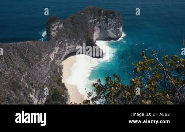 Beach on Nusa Penida island, popular tourist location to visit in Bali ...
