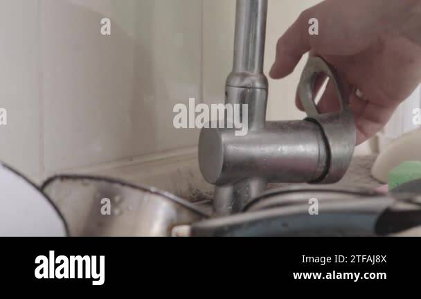 Chaotic kitchen Stock Videos & Footage - HD and 4K Video Clips - Alamy