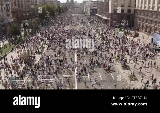 Unity crowd Stock Videos & Footage - HD and 4K Video Clips - Alamy
