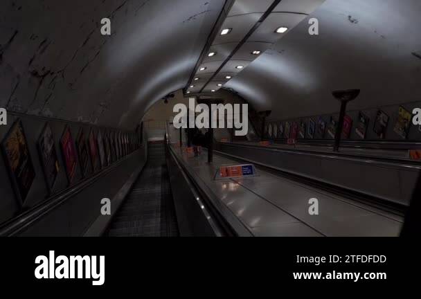 London underground tube interior Stock Videos & Footage - HD and 4K ...