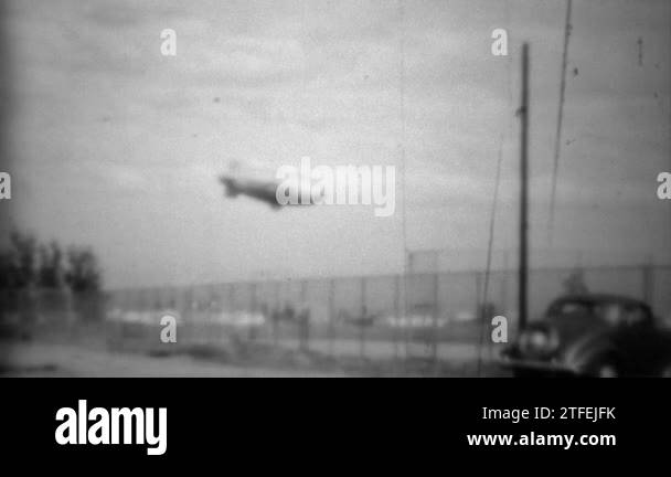 Blimp flying Stock Videos & Footage - HD and 4K Video Clips - Alamy