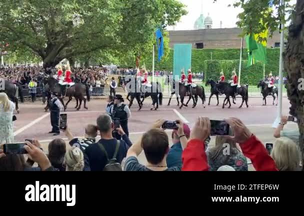 London, Uk- September 13th 2022: Queen Elizabeth ii coffin on gun ...