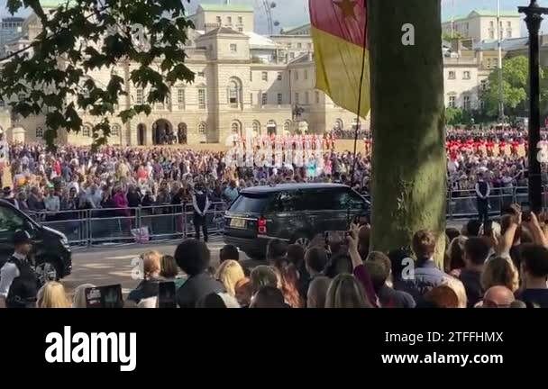 London, Uk- September 13th 2022: Queen Elizabeth ii coffin on gun ...