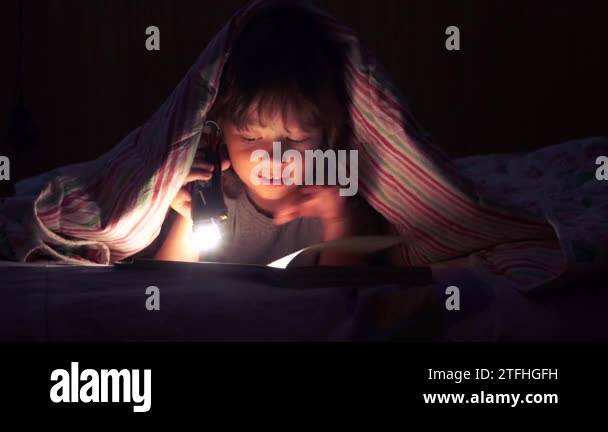 Child under covers Stock Videos & Footage - HD and 4K Video Clips - Alamy