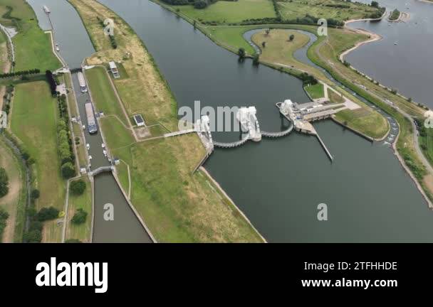 Hydroelectric power plant sluice lock in the river Nederrijn between ...