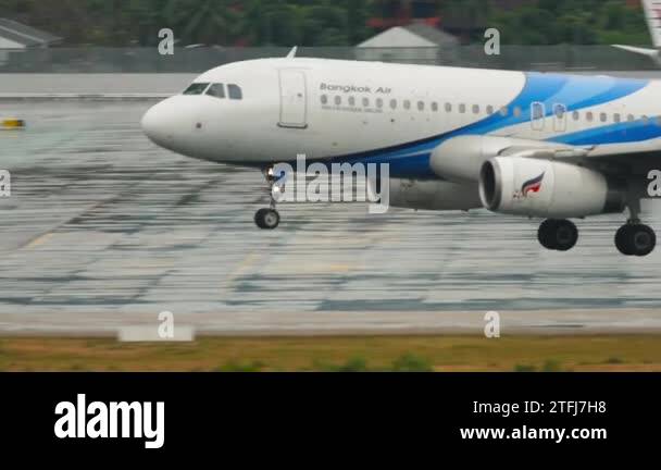 Side view plane landing Stock Videos & Footage - HD and 4K Video Clips ...