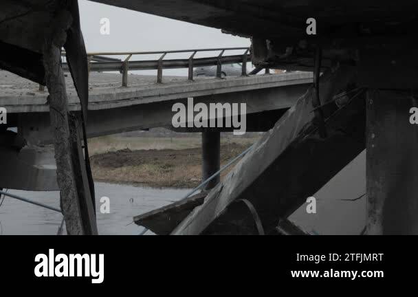 Cars bridge destruction Ukraine war Russia Ukraine damage ...