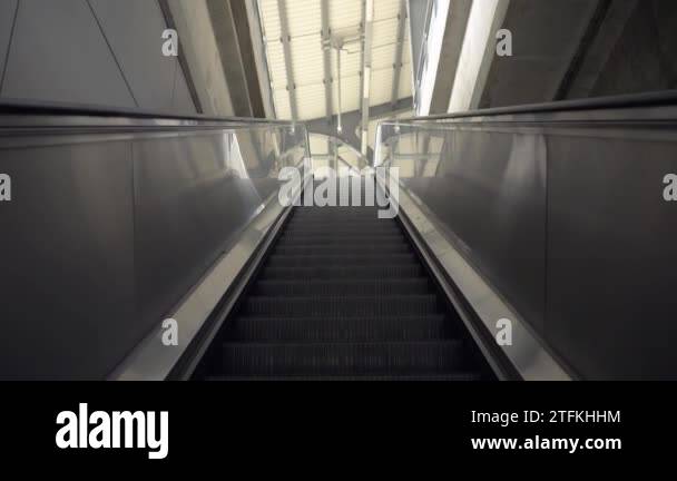Long horizontal escalator airport terminal Stock Videos & Footage - HD ...