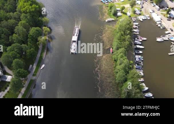 Panorama Augustowa z drona.Widok kanalu augustowskiego i plywajacych po ...