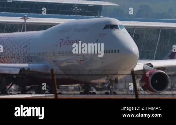 Aircraft hump Stock Videos & Footage - HD and 4K Video Clips - Alamy