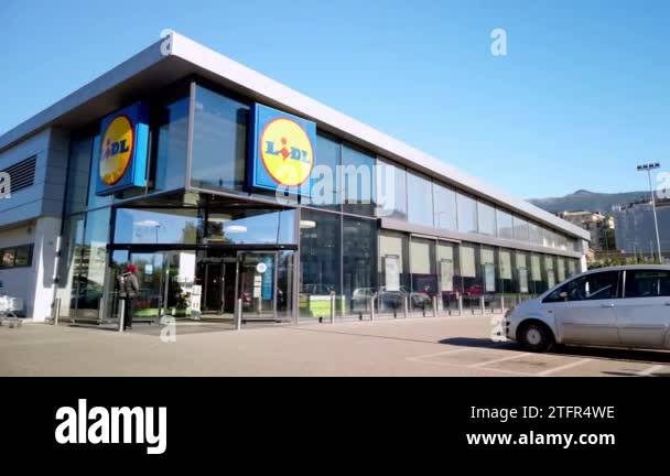 A lidl grocery store Stock Videos & Footage - HD and 4K Video Clips - Alamy