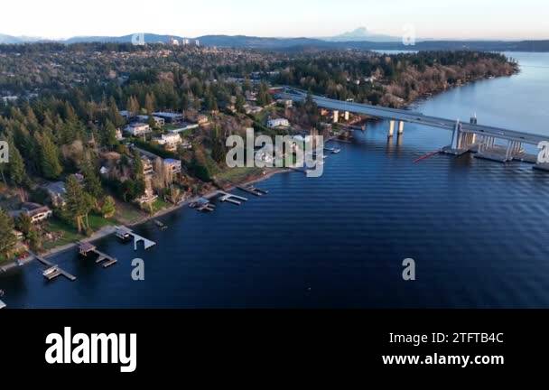 Cinematic 4K aerial drone footage of Medina, Hunts Point, Yarrow Point ...