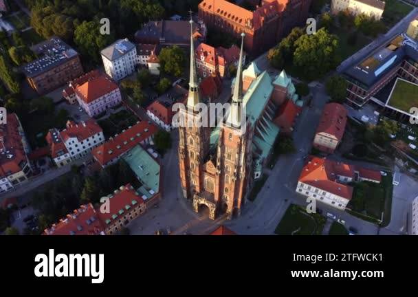 Collegiate gothic architecture Stock Videos & Footage - HD and 4K Video ...