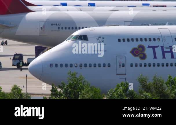 Boeing 747 thai on airfield Stock Videos & Footage - HD and 4K Video ...