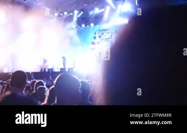 Crowd jump Stock Videos & Footage - HD and 4K Video Clips - Alamy