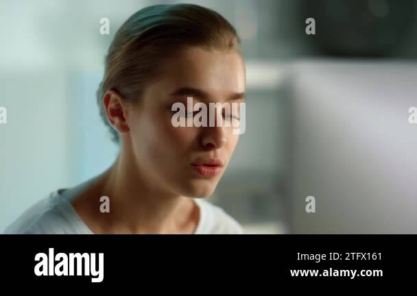 Think worker Stock Videos & Footage - HD and 4K Video Clips - Alamy