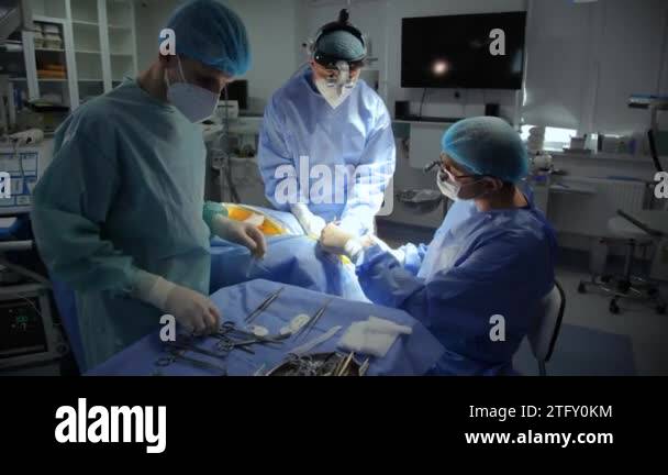KYIV, UKRAINE - MAY 25, 2022: The neurosurgeon performs ventriculo ...