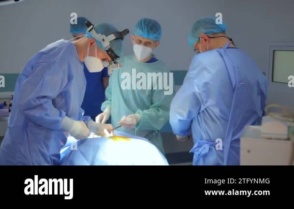 KYIV, UKRAINE - MAY 25, 2022: The neurosurgeon performs ventriculo ...