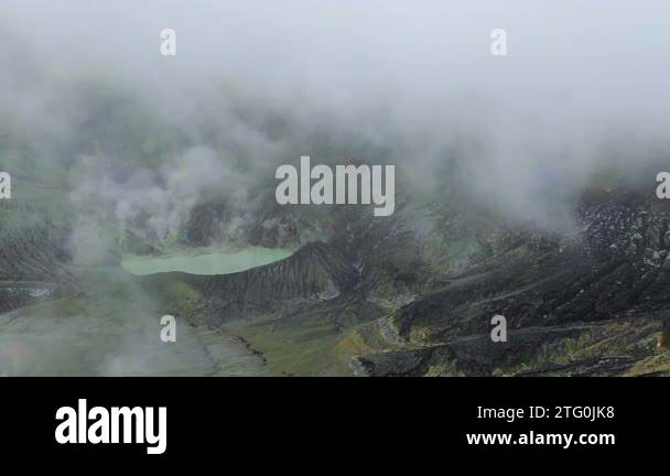 Volcano gunung gede Stock Videos & Footage - HD and 4K Video Clips - Alamy