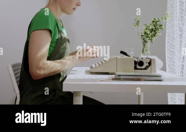 Tyring machine Stock Videos & Footage - HD and 4K Video Clips - Alamy