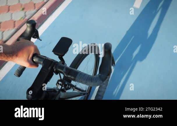 Cycle bar Stock Videos & Footage - HD and 4K Video Clips - Alamy