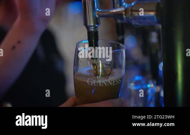Guinness pub ireland Stock Videos & Footage - HD and 4K Video Clips - Alamy