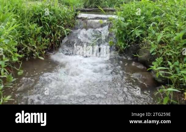 The water channel that divides the agricultural area, the water is ...