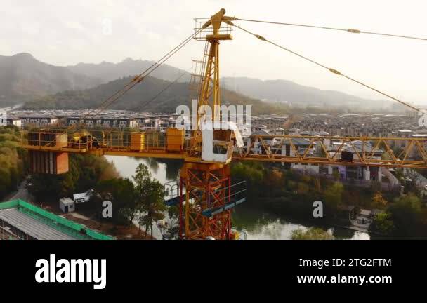 Horizontal crane Stock Videos & Footage - HD and 4K Video Clips - Alamy