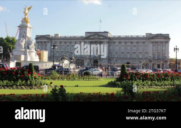 Symbol of buckingham palace Stock Videos & Footage - HD and 4K Video ...