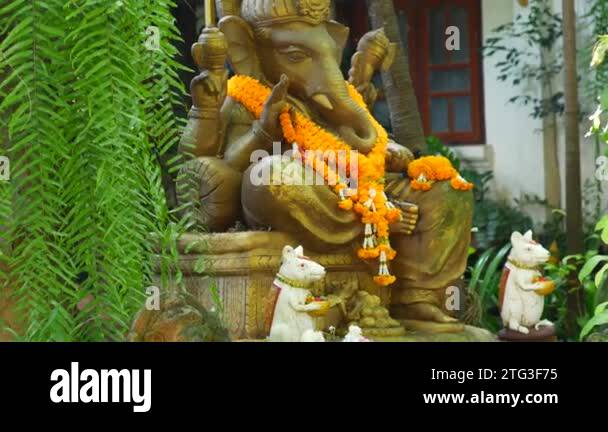Ganesh in thai temple Stock Videos & Footage - HD and 4K Video Clips ...