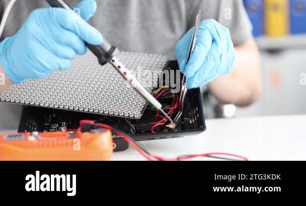 Soldering and repair Stock Videos & Footage - HD and 4K Video Clips - Alamy