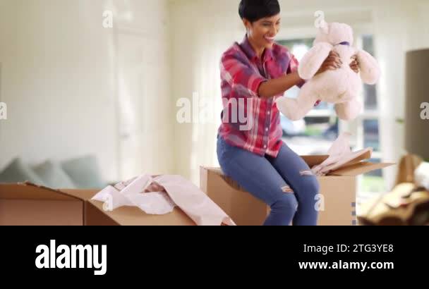 Teddy bear moving box Stock Videos & Footage - HD and 4K Video Clips ...