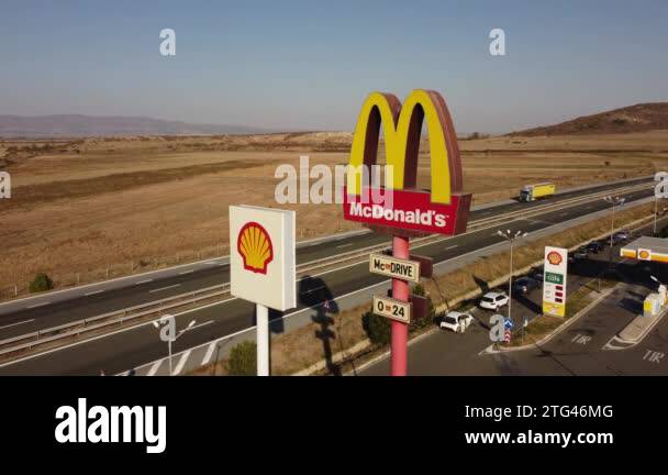 A shell service station Stock Videos & Footage - HD and 4K Video Clips ...