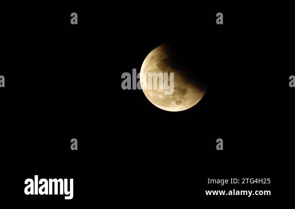 Total lunar eclipse of a full moon causes a very rare Super Blood Moon ...