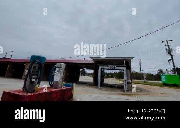 Augusta, Ga USA - 03 08 22: Vintage old urban coin car wash on Tobacco ...
