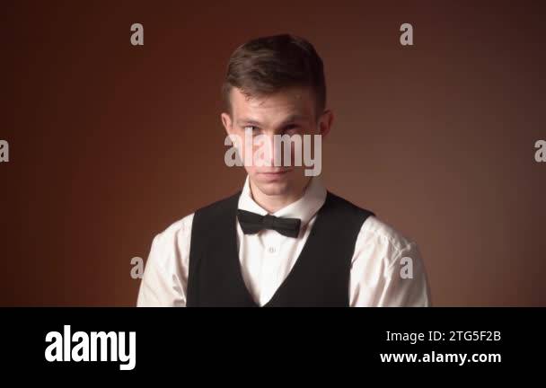 Nod a head Stock Videos & Footage - HD and 4K Video Clips - Alamy