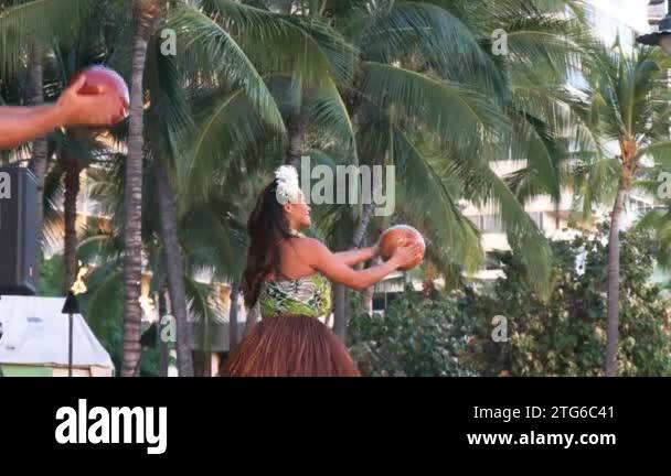 Waikiki beach hula Stock Videos & Footage - HD and 4K Video Clips - Alamy