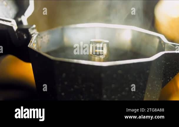 Boil the coffee in the coffee maker and make steam and condensate ...