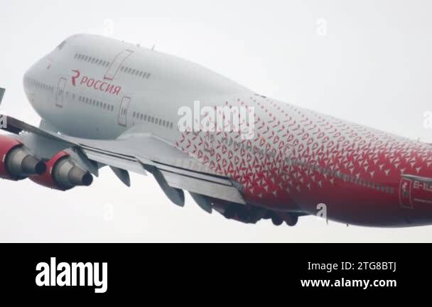 Jumbo jet in the sky Stock Videos & Footage - HD and 4K Video Clips - Alamy