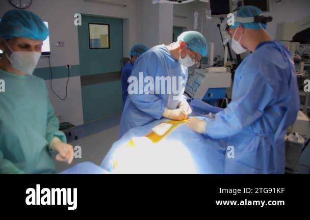 KYIV, UKRAINE - MAY 25, 2022: The neurosurgeon performs ventriculo ...