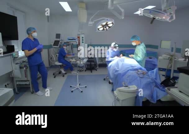 KYIV, UKRAINE - MAY 25, 2022: The neurosurgeon performs ventriculo ...