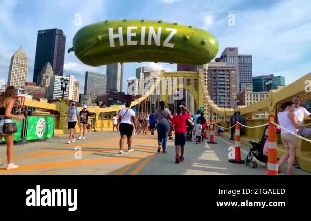 People crowd enjoy during pickelsburgh pickle food festival in ...