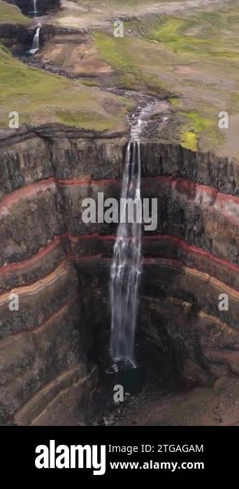 Vertical strata Stock Videos & Footage - HD and 4K Video Clips - Alamy