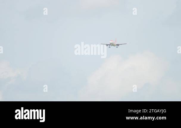 Airbus a320 easyjet Stock Videos & Footage - HD and 4K Video Clips - Alamy
