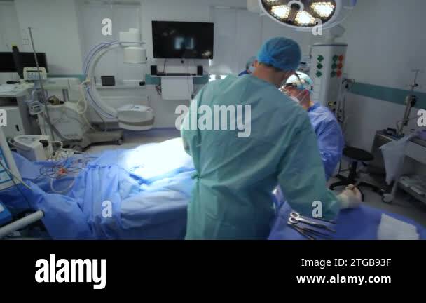 KYIV, UKRAINE - MAY 25, 2022: The neurosurgeon performs ventriculo ...