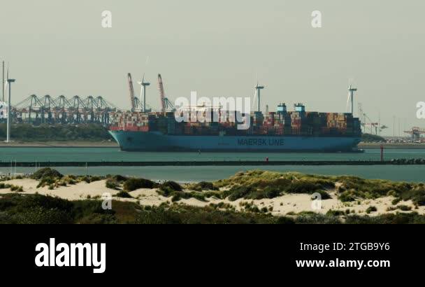 Maersk triple e Stock Videos & Footage - HD and 4K Video Clips - Alamy
